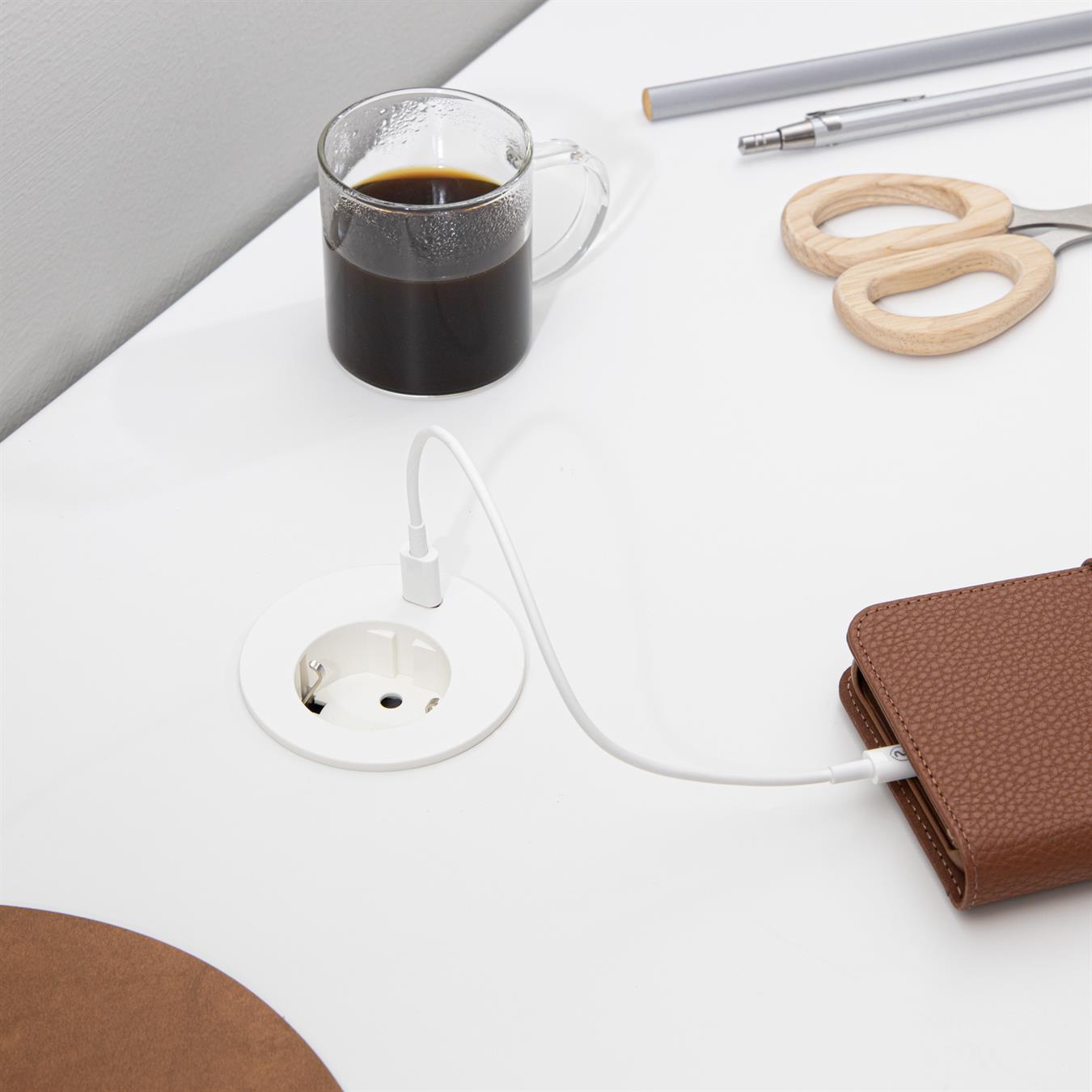 Powerdot Compact 62 - 1 eluttag typ F, 1 USB-C laddare 30W, vit