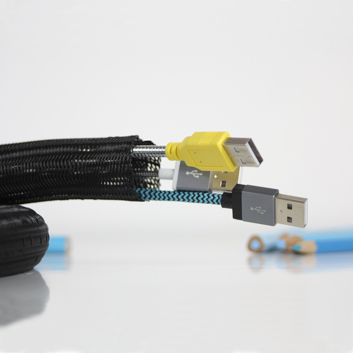 Axessline Cable Cover - Ø 25 mm, flätad kabelstrumpa, självstängande,